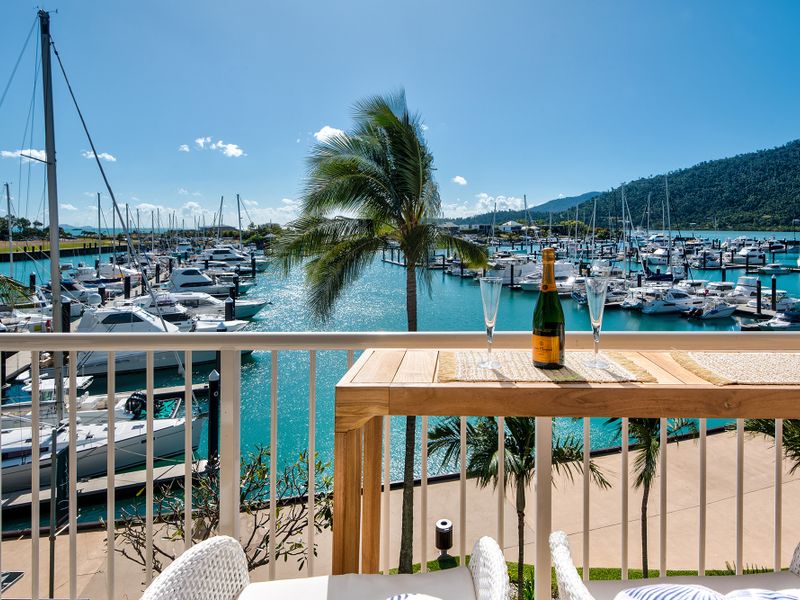 The Boathouse Apartments Airlie Beach - privately managed luxury 3 ...